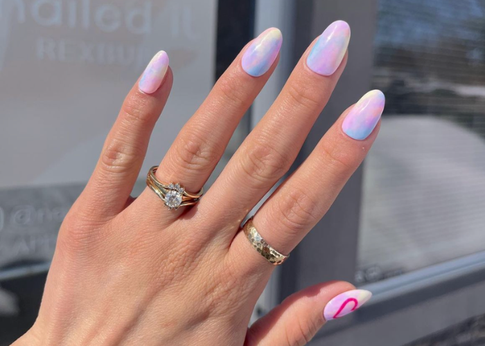 14 "lavender latte" nail looks to inspire you to sport this trending style